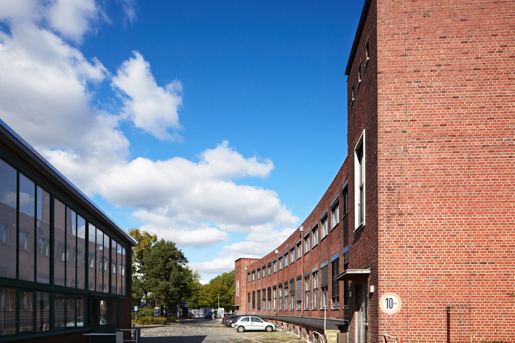 Schnackenburgallee 43 22525 Hamburg